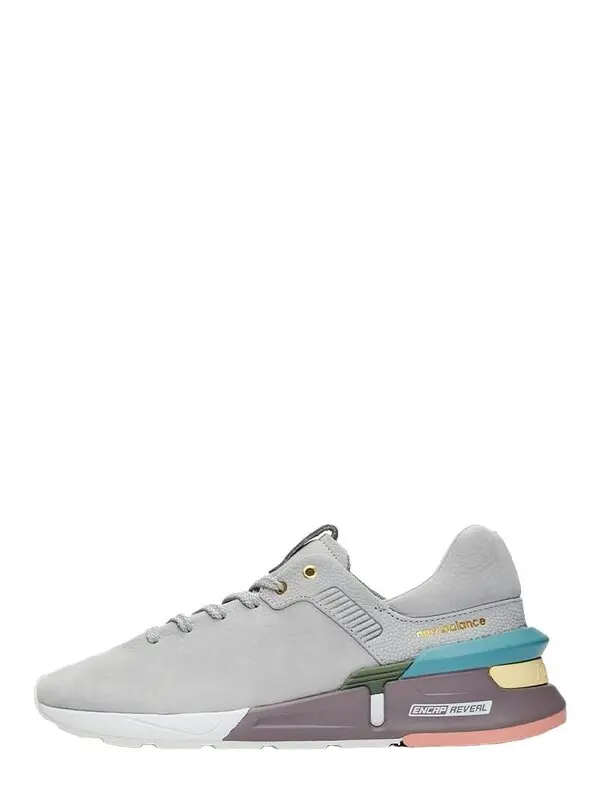NEW BALANCE 997s Suede Sneakers - Grey