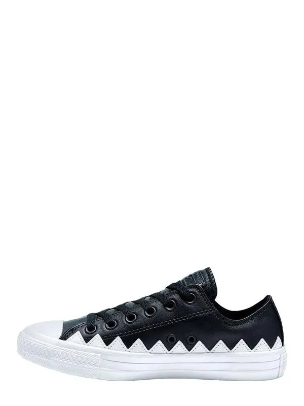 CONVERSE Chuck Taylor All Star Mission-v Low Top Sneakers - Black/white
