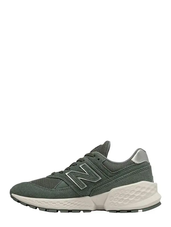 NEW BALANCE 574 Low Top Sneaker - Green