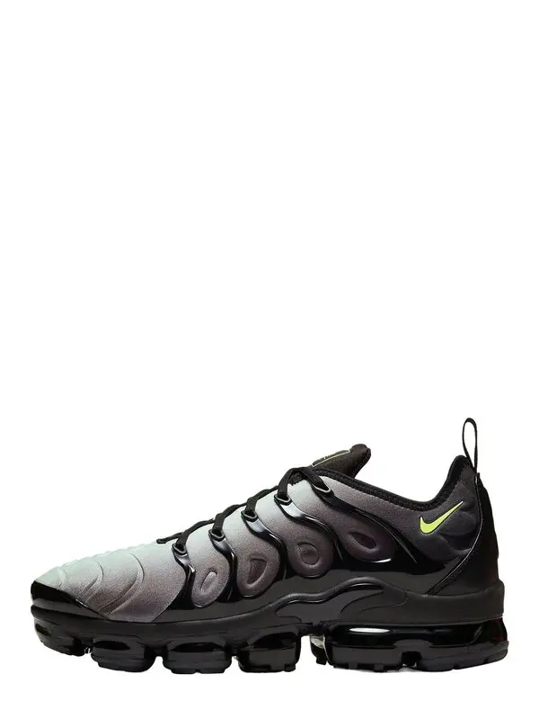 Nike Vapormax Plus Sneakers - Black