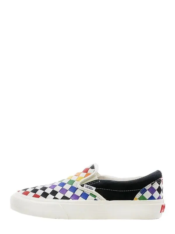 VANS Classic Slip-on Vlt Lx 'pride' Sneakers - Multi-color