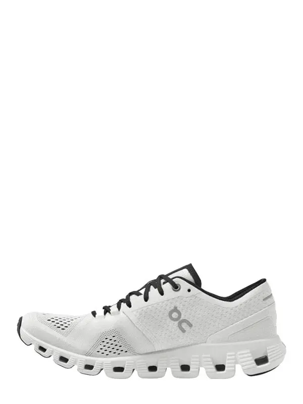 On Cloud X Sneakers - White/black