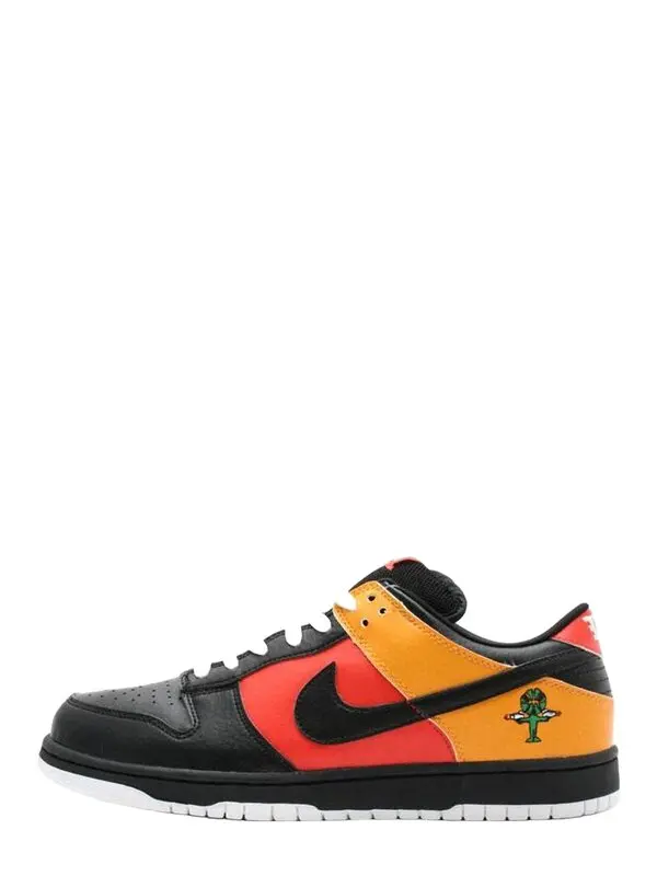 Nike Dunk Low Pro "raygun" Sneakers - Orange