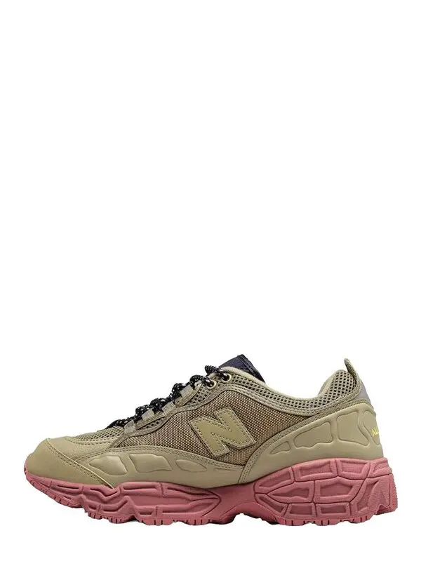 NEW BALANCE X Herschel Supply Co. 801 Sneakers - Red