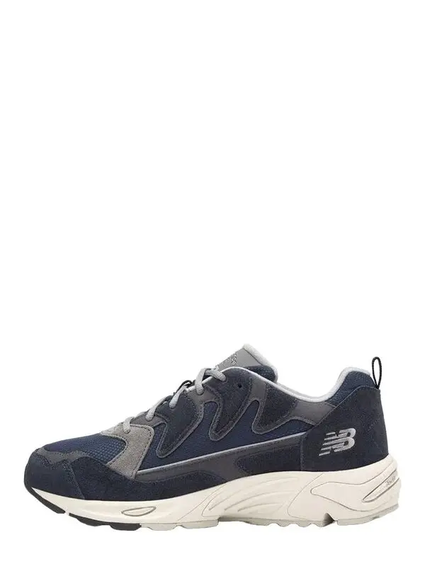 NEW BALANCE Shoes - /white/gray