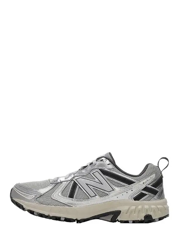 NEW BALANCE Low Top Sneakers - Silver/black