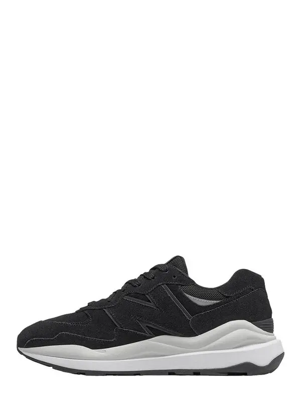 NEW BALANCE 57/40 Sneakers - Black/white