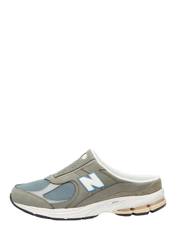 NEW BALANCE 2002rm Slip-on Sneakers - Grey