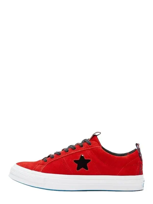CONVERSE X Hello Kitty One Star Low Top Sneakers - Red
