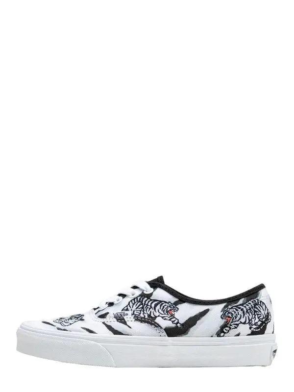 VANS Authentic Low-top Sneakers - Black/white
