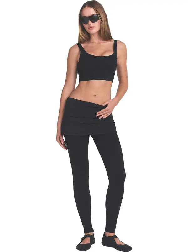 SKIMS Longline Corset Bra | Black | | Nike Matte - Obsidian