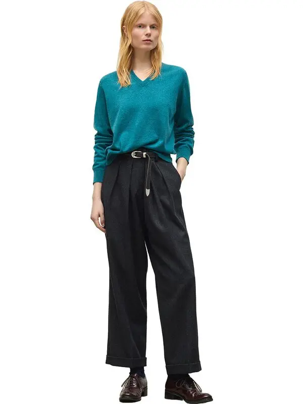 Johnstons Of Elgin Lunan Classic Cashmere V-neck Jumper - Green