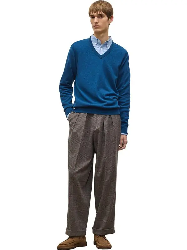Johnstons Of Elgin Reuben Cashmere V-neck Jumper - Blue
