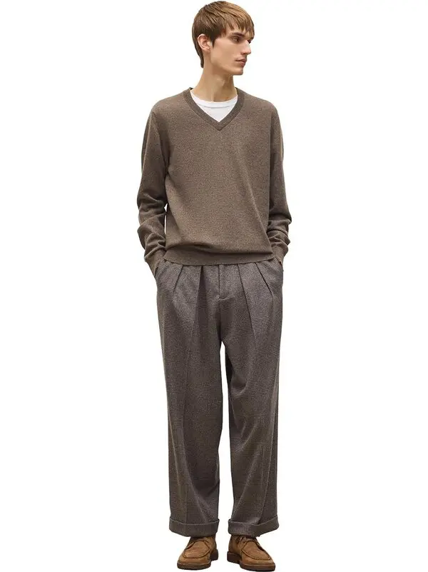 Johnstons Of Elgin Reuben Cashmere V-neck Jumper - Brown