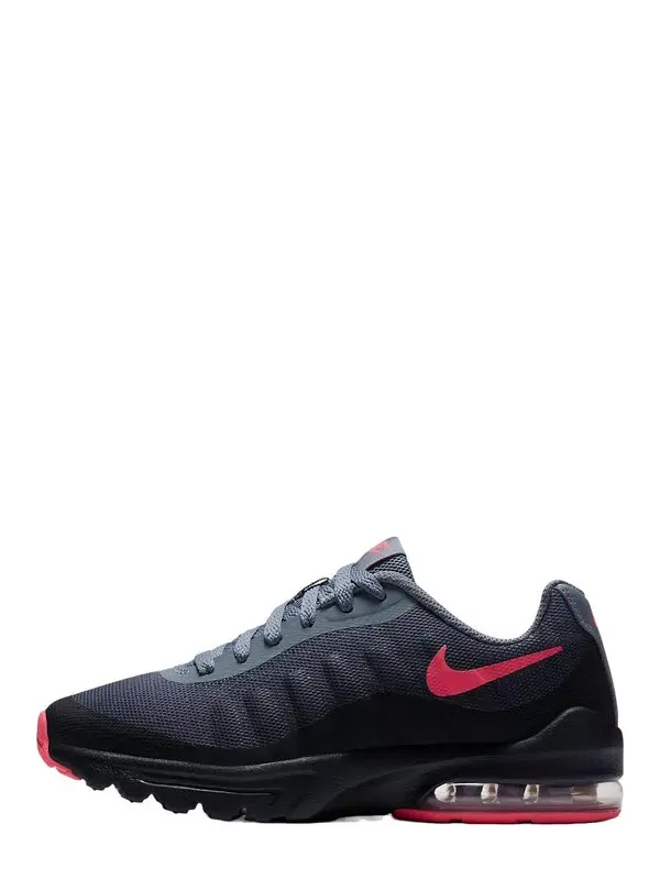 Nike Max Invigor Lace-up Sneakers - Black