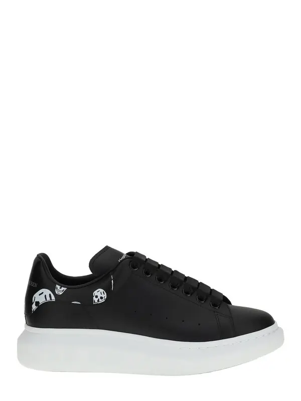 Alexander McQueen Oversized Sneakers With Skull Print - Black