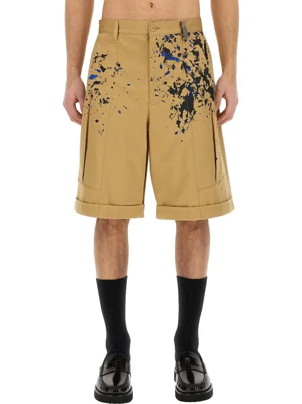 Moschino Bermuda Cargo Shorts With Graphic Print - Cream