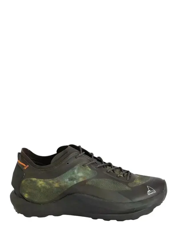 AND WANDER X Roa Camouflage Print Low-top Sneakers - Black