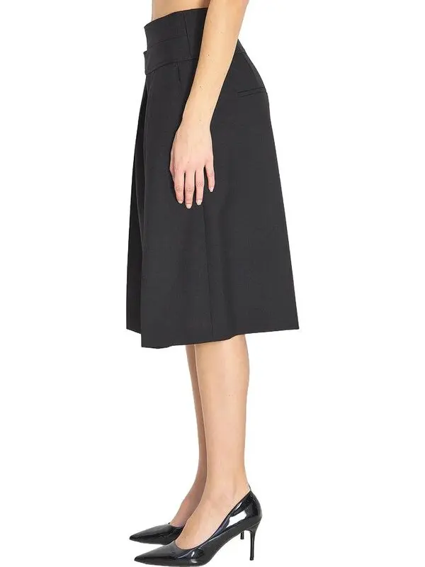 Chloé Virgin Wool Knee-length Shorts With Buckle Detail - Black