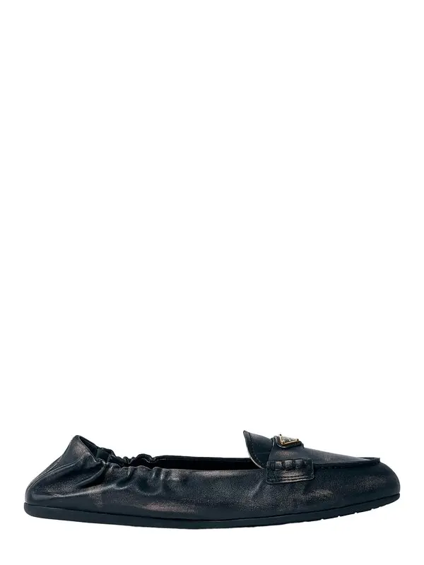 Prada Logo Plaque Loafers - Black
