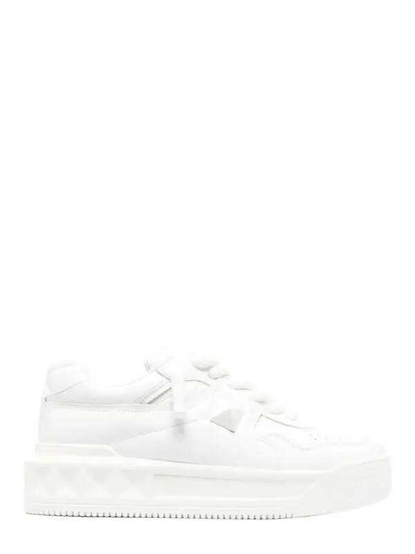 Valentino Garavani Low-top Trainers With Roman Stud Detailing - White