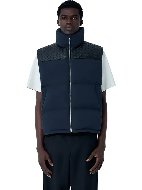 Bottega Veneta Tech Nylon Puffer Gilet With Intrecciato Leather Detail - Blue