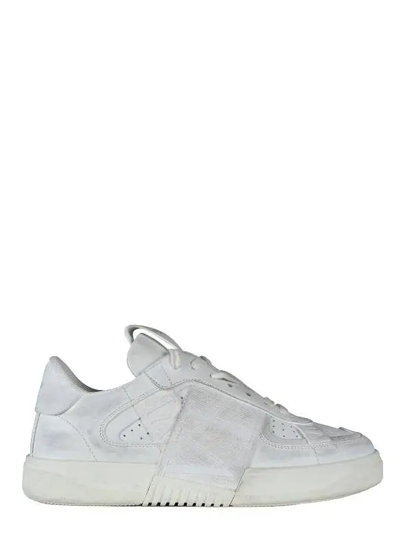 Valentino Garavani Vl7n Sneakers With Distressed Effect And Logo Ribbons - White