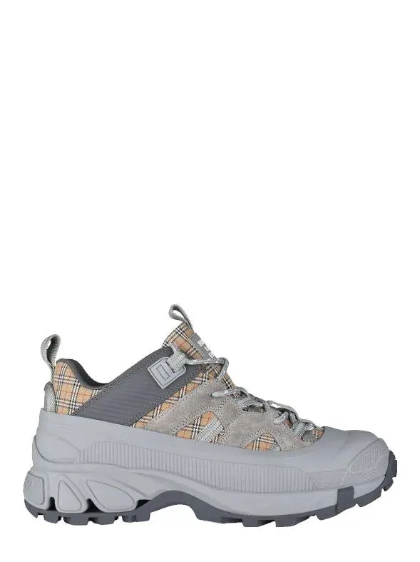 Burberry Arthur Sneakers - Gray
