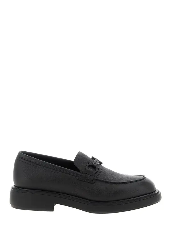 FERRAGAMO Arden Hammered Leather Loafers With Gancini Clasp - Black