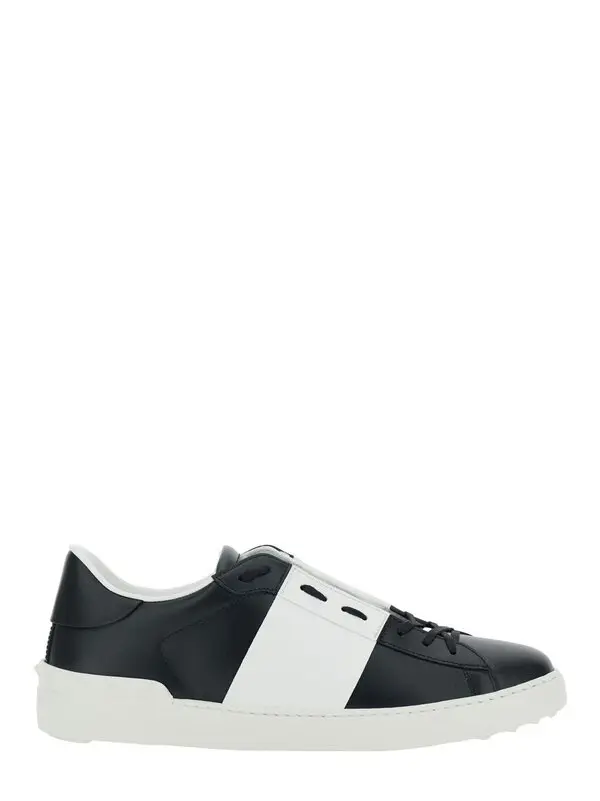 Valentino Garavani Leather Low Top Sneakers With Logo Patch - Multicolor