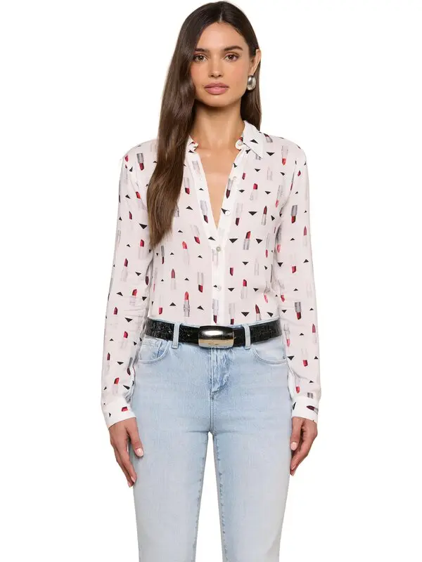 L'Agence Holly Blouse Top In Ivory Multi Lipstick Print - Ivory Multi Lipstick Geo