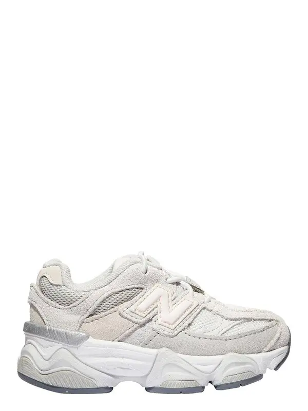 NEW BALANCE 9060in Lifestyle Shoes - Silver/grey