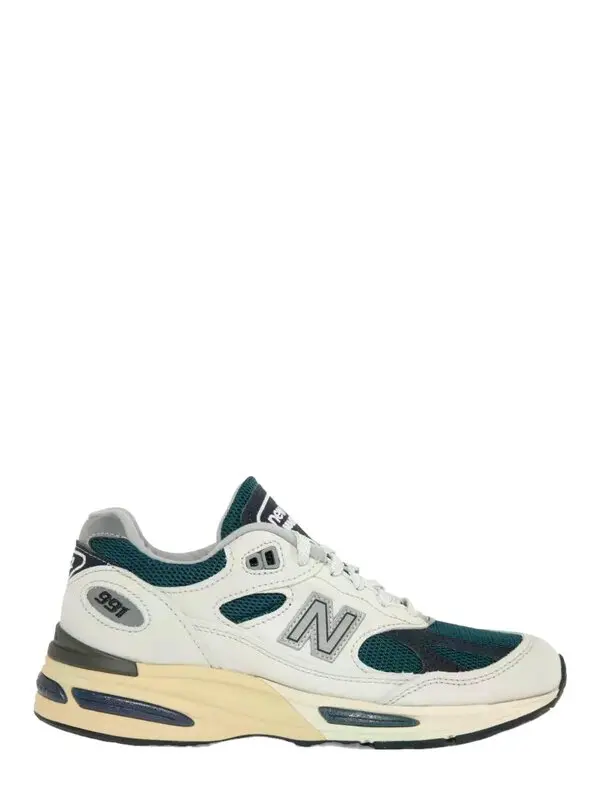 NEW BALANCE 991v2 Sneakers - White