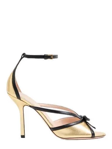 Valentino Garavani Bepointy Sandal In Laminated Nappa And Kidskin - Natural