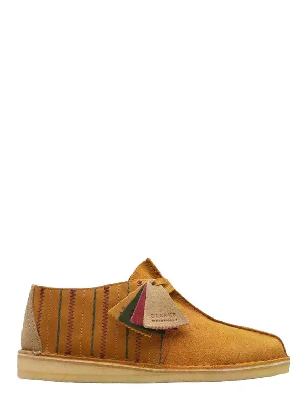 Clarks Desert Trek Embroidered Shoes - Brown