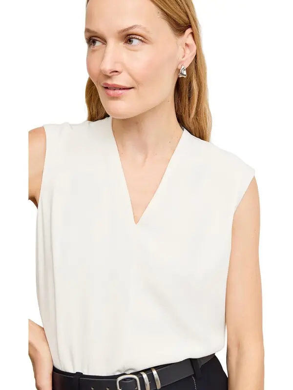 M.M.LAFLEUR Emmy Eco Soft Wave V-neck Top - Ivory