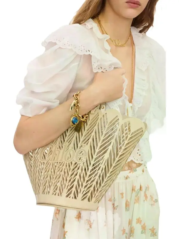 Chloé Soleil Logo Tote Bag - Neutrals