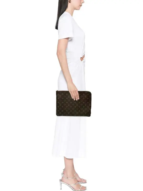 LOUIS VUITTON Monogram Etui Voyage Mm Clutch Bag - Brown