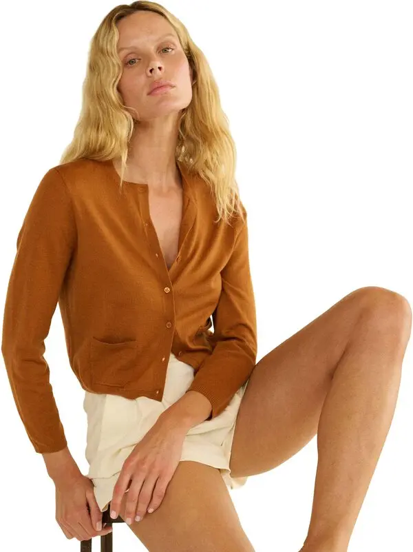 DÔEN Casmia Merino Wool Cropped Cardigan With Mother-of-pearl Buttons - Coconut