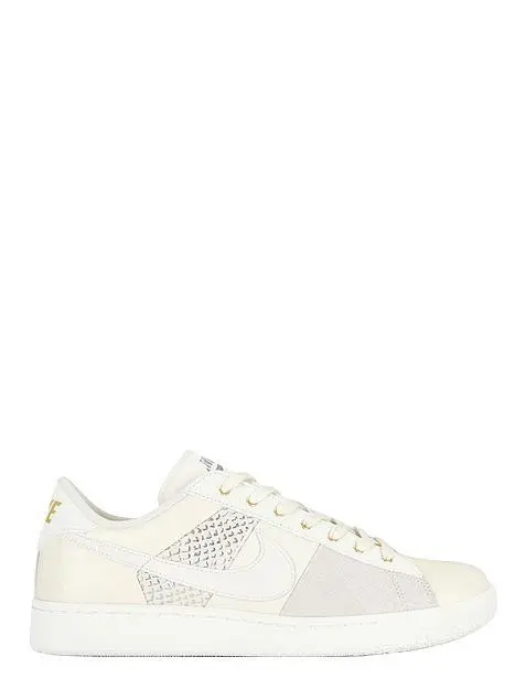 Nike Classic Cs Prm Wtch Bnd Low Top Sneakers - Pale Ivory