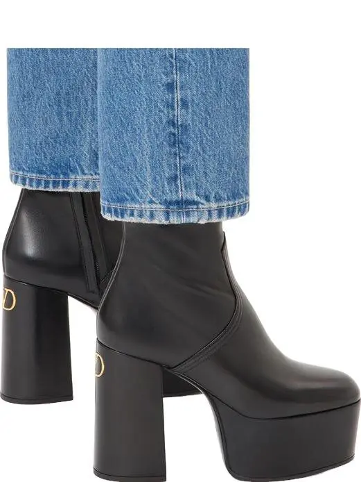 Valentino Garavani Fawcette Platform Ankle Boots In Stretch Nappa - Black