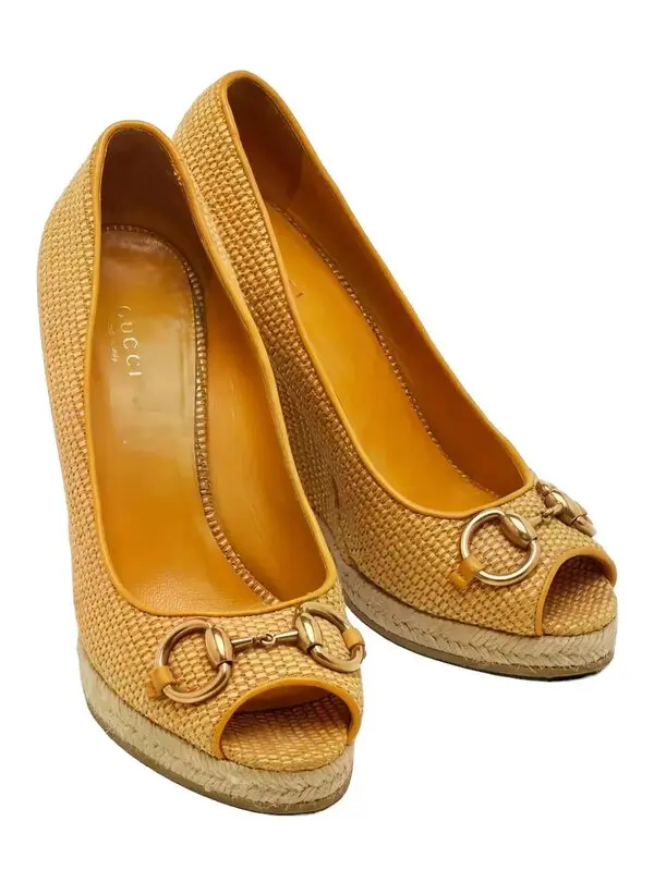 Gucci Charlotte Wedge Pumps - Neutrals