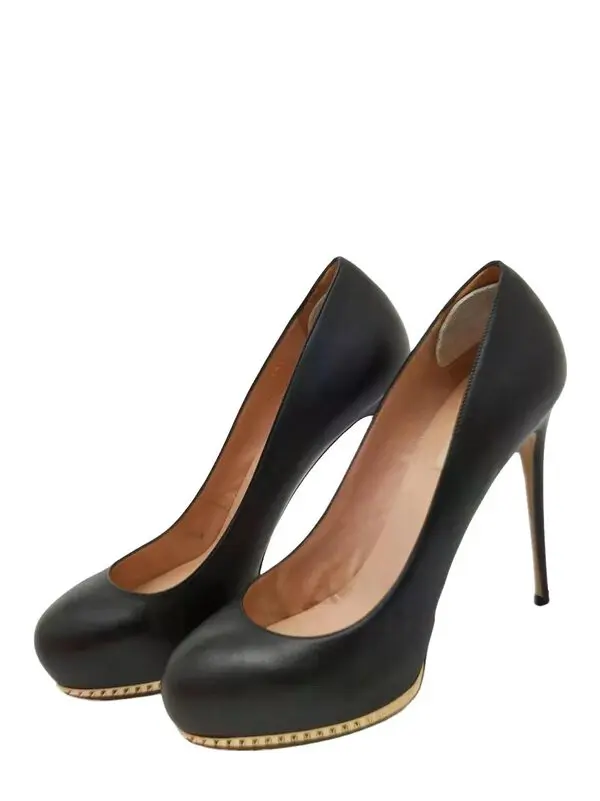 Valentino Garavani Rockstud Leather Heeled Pumps - Black