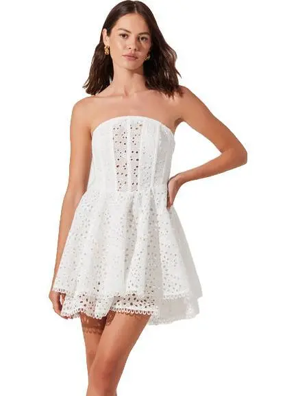 Astr The Label Deasia Strapless Eyelet Mini Dress - White