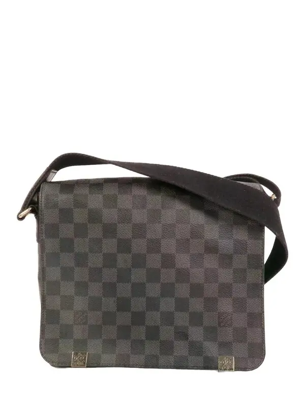 LOUIS VUITTON District Shoulder Bag - Black