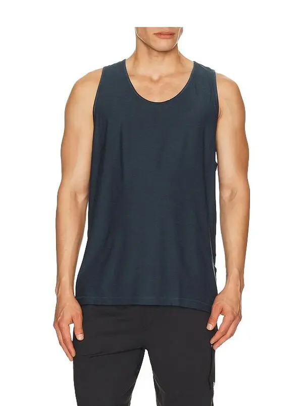 Vuori Strato Tech Tank In Blue - Navy Heather