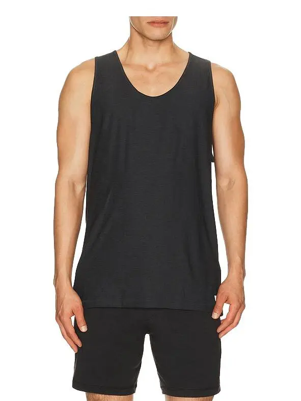 Vuori Strato Tech Tank In Grey - Charcoal Heather