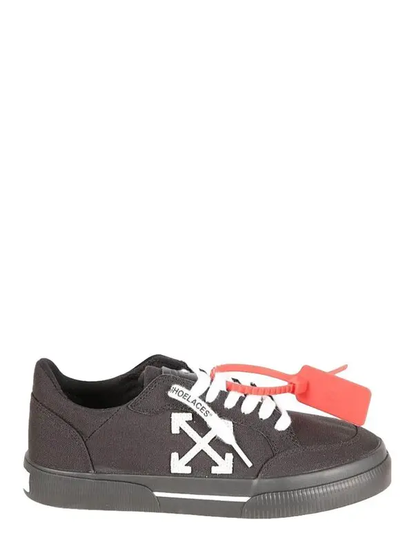 Off-White Logo Patch Lace-up Sneakers - Black