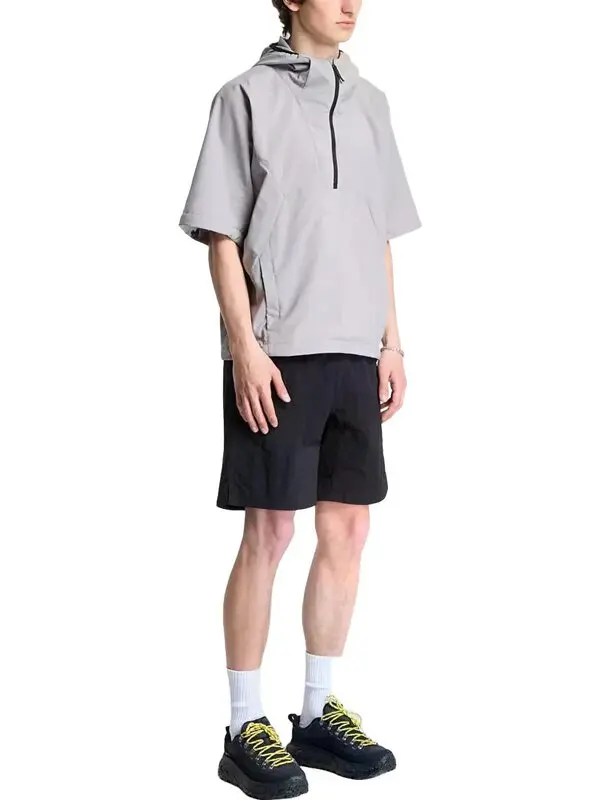 TILAK Poutnik Short-sleeve Hoodie - Grey