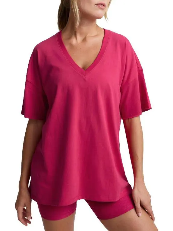 Beyond Yoga Softknit Oversize V-neck T-shirt - Berry Red
